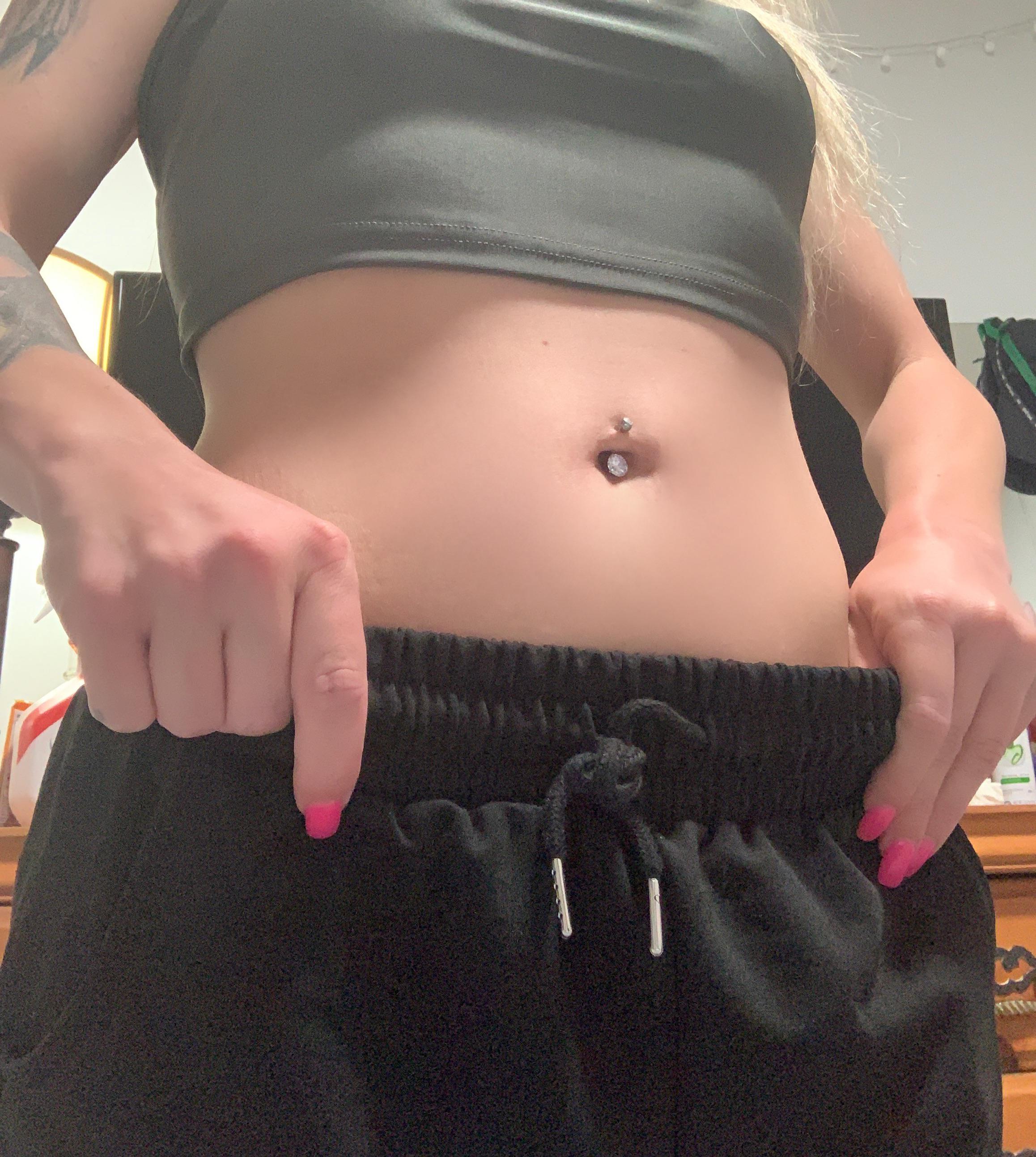 Midriff and my bellybutton | Scrolller