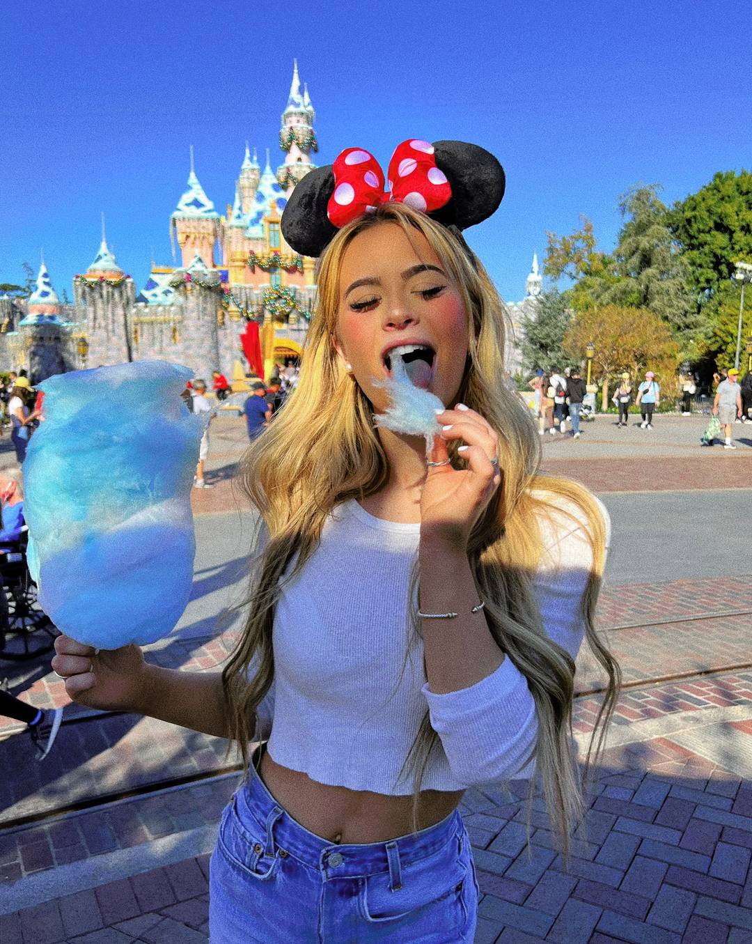 Minnie Mouse | Scrolller