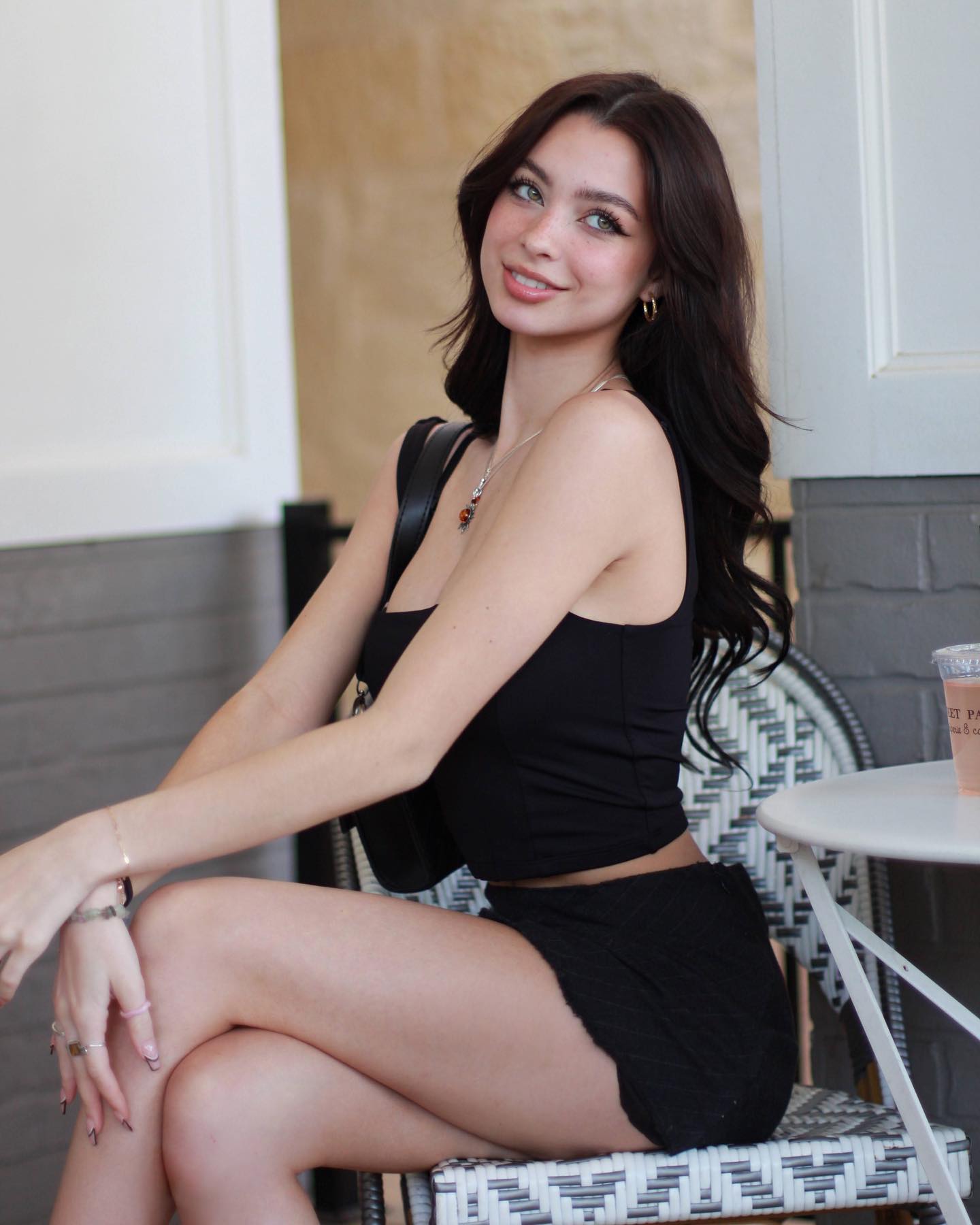 Mishka Chantal Silva | Scrolller