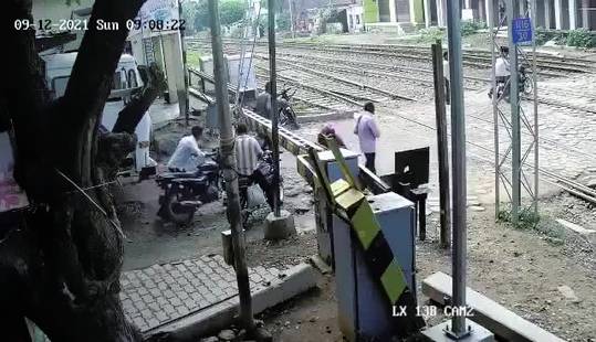 MMC after I stand in front of a train | Scrolller