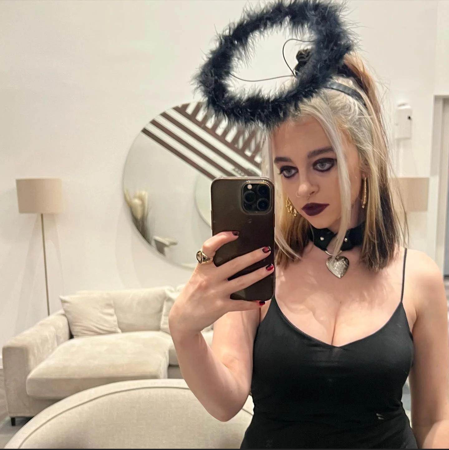 Mollie Gallagher has quite a spectacular chest! | Scrolller