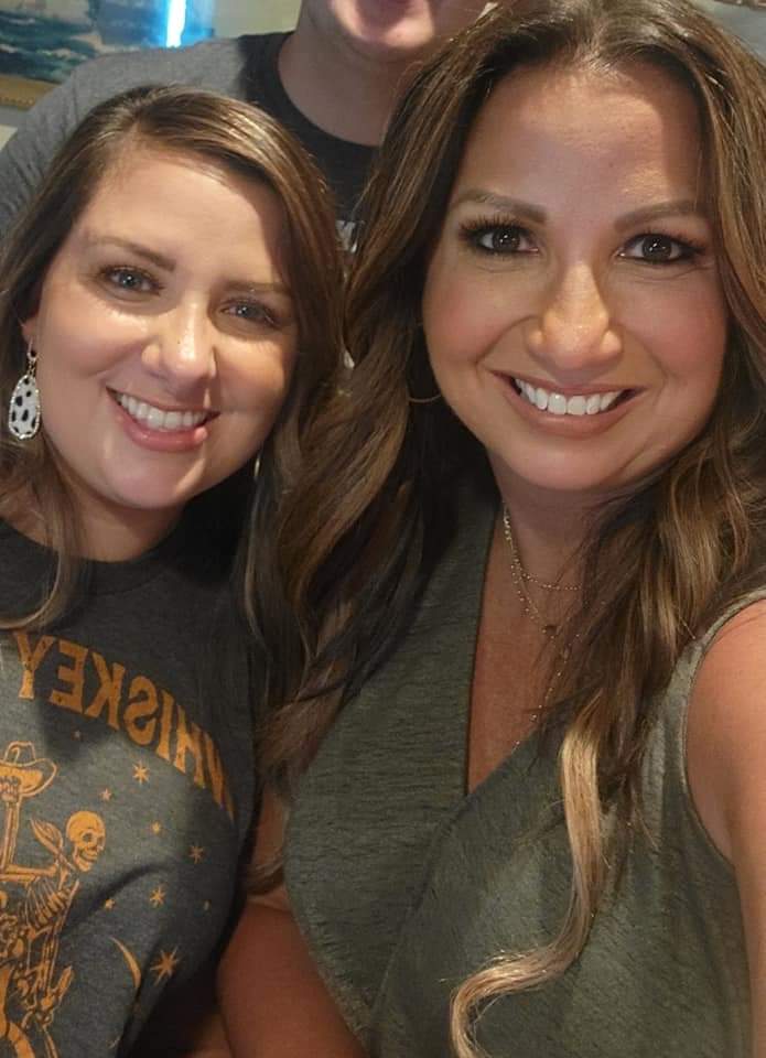 Mom and daughter | Scrolller