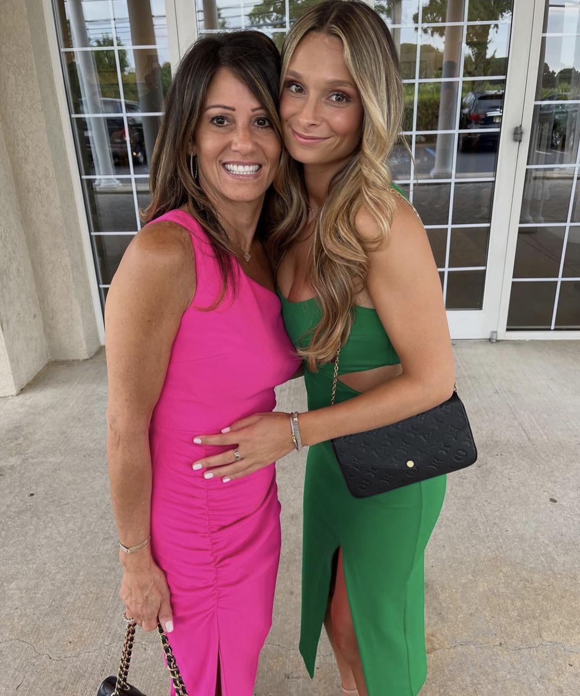 Mom Or Daughter😈 Scrolller