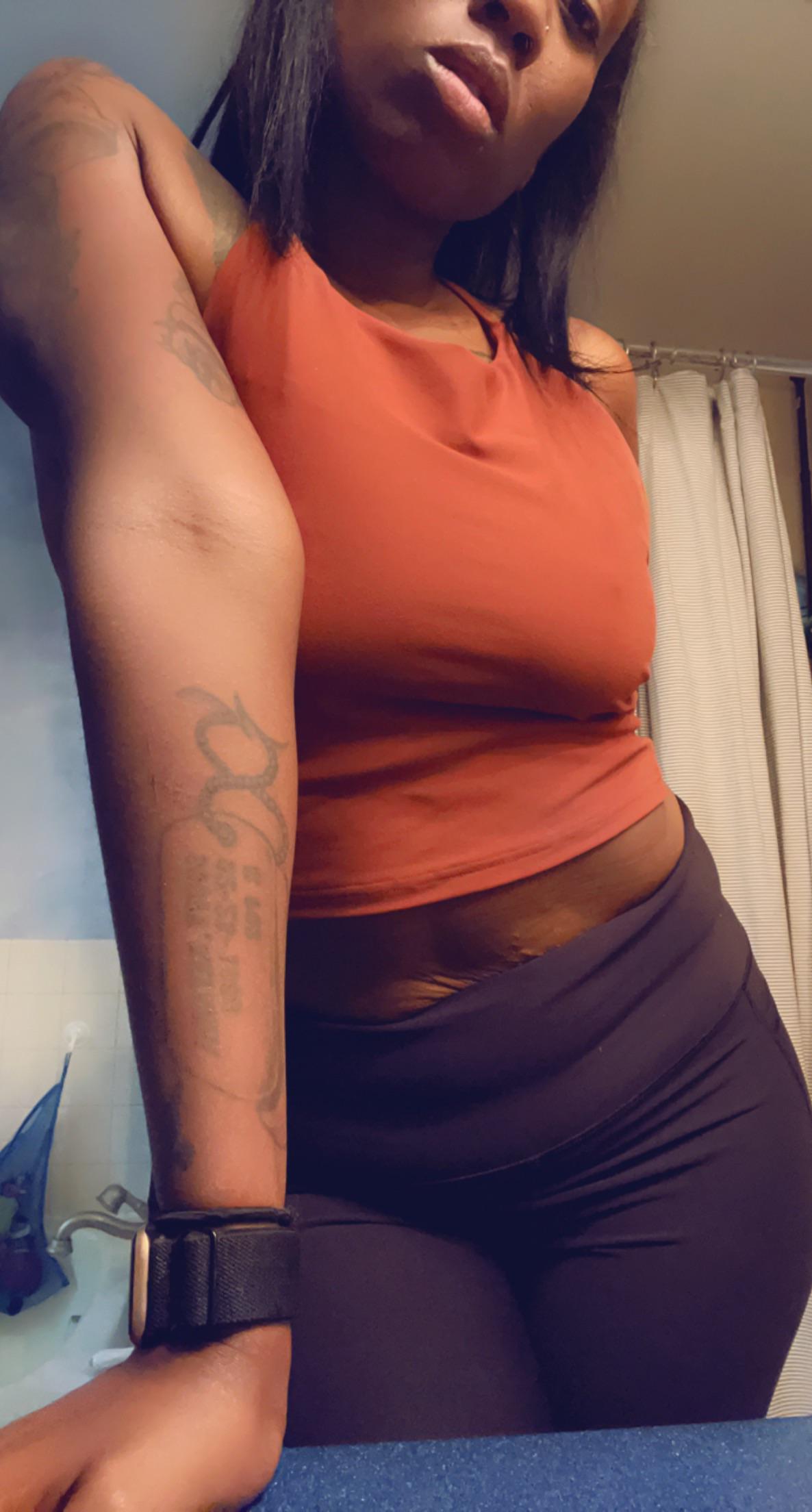 Mombod 😈 | Scrolller