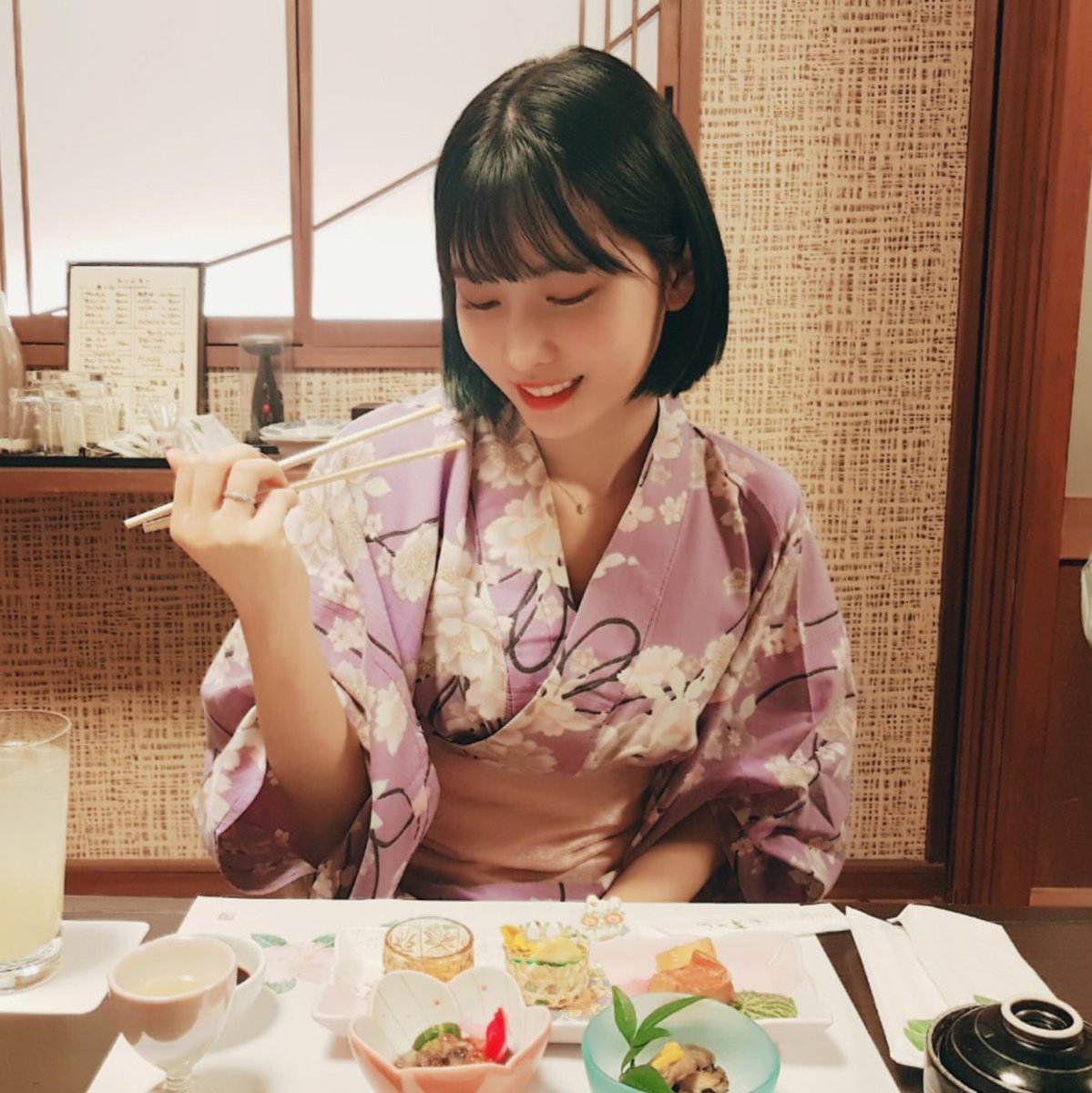 Momo Scrolller