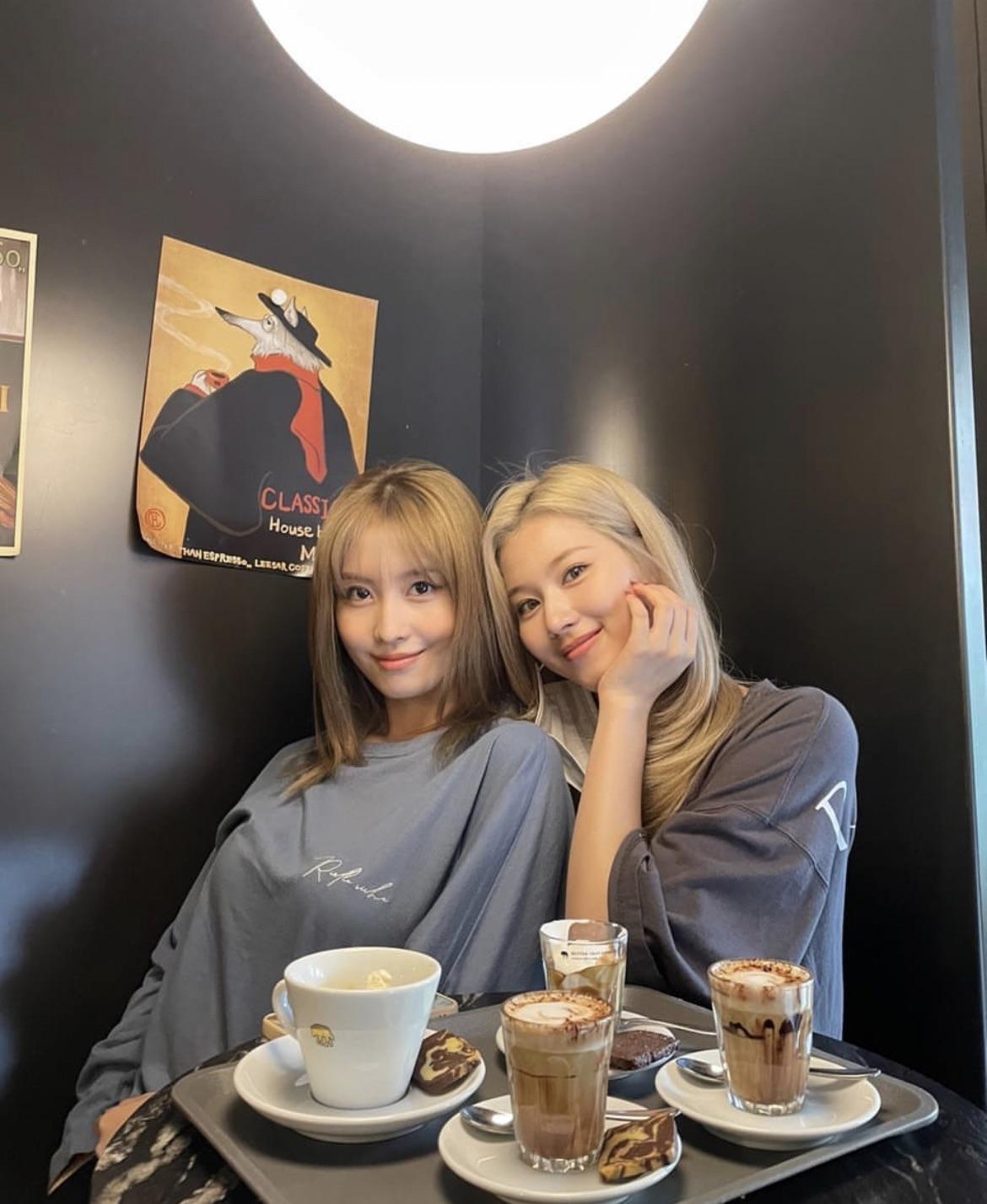 Momo and Sana are so hot | Scrolller