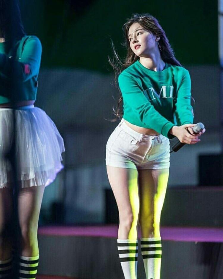 Momoland - Nancy | Scrolller