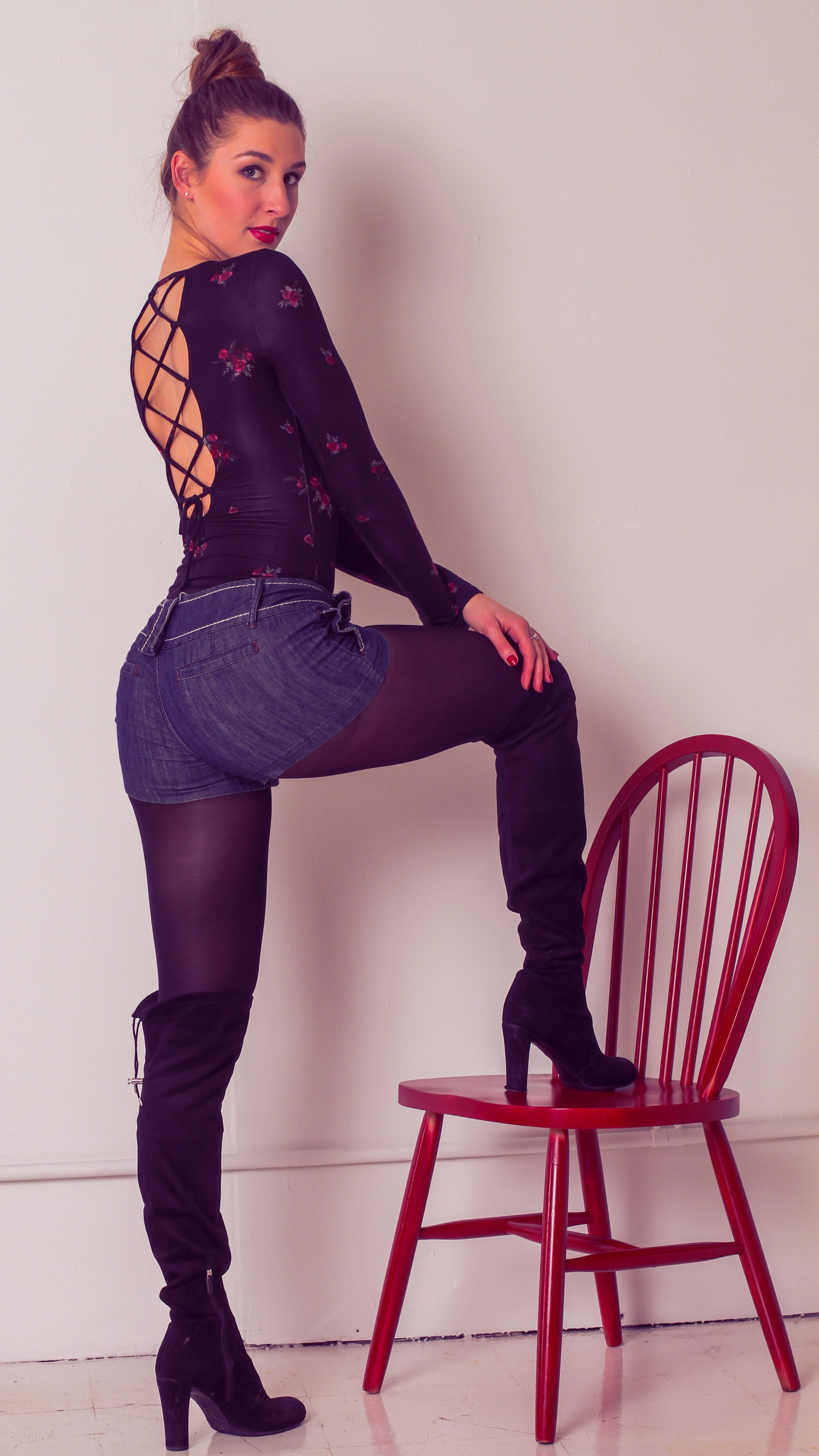 More of me on my onlyfans! Come say hi! | Scrolller