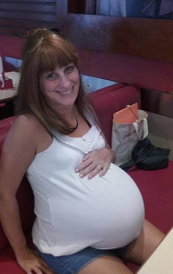 Mum helped with my erectile problems; had to pay her back the only way I could! | Scrolller