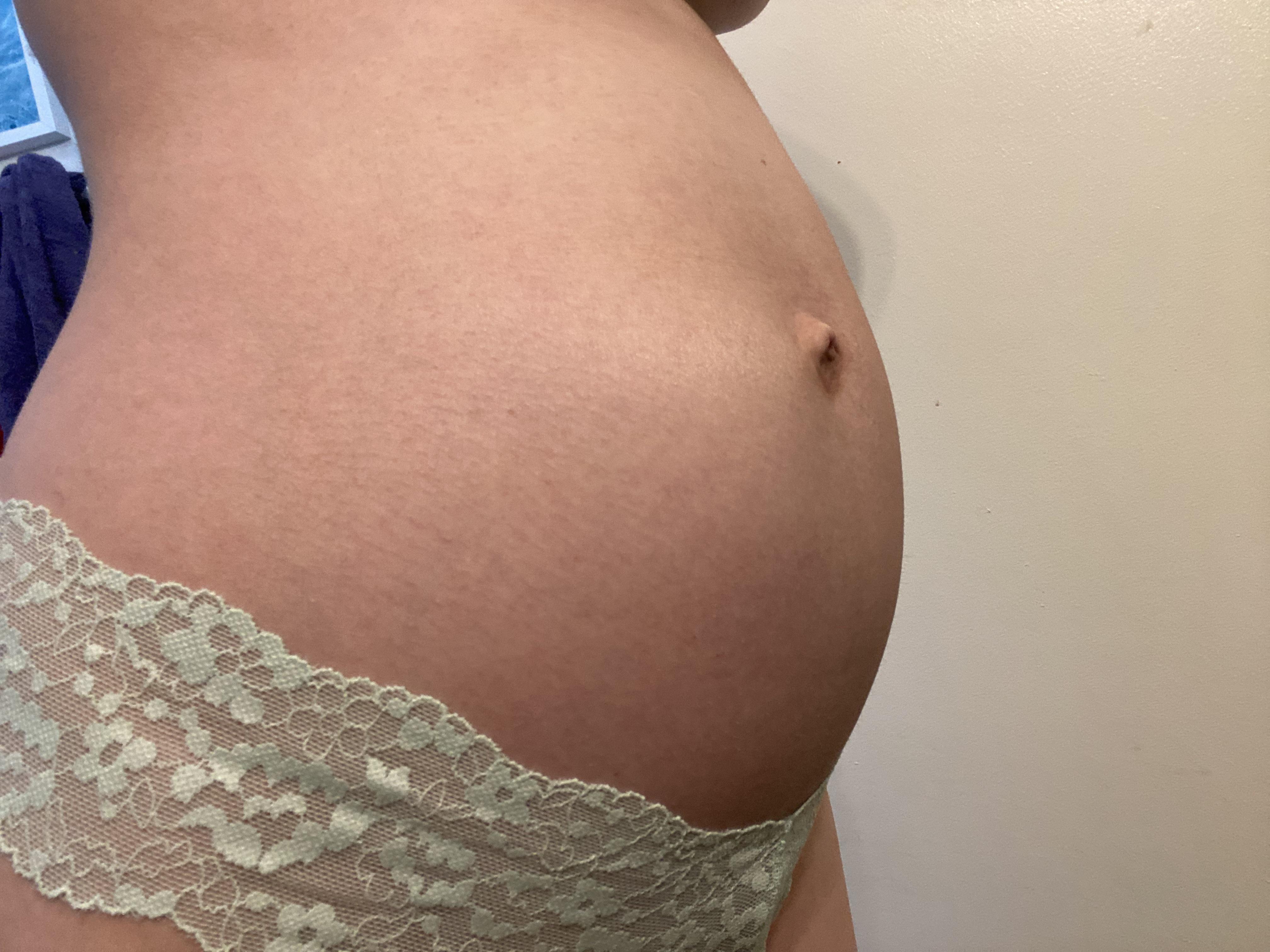 My belly is growing😌 | Scrolller