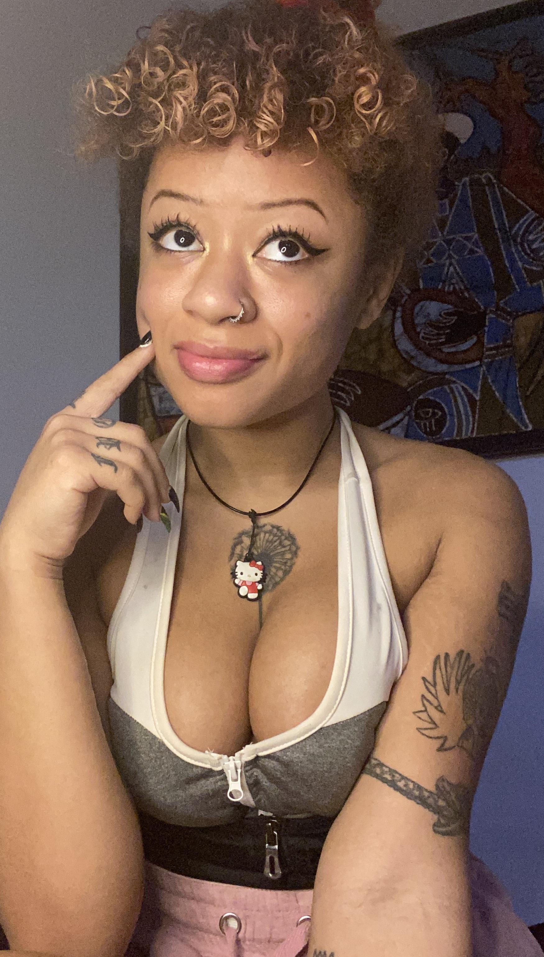 My eyes are up here 🫶🏾 | Scrolller