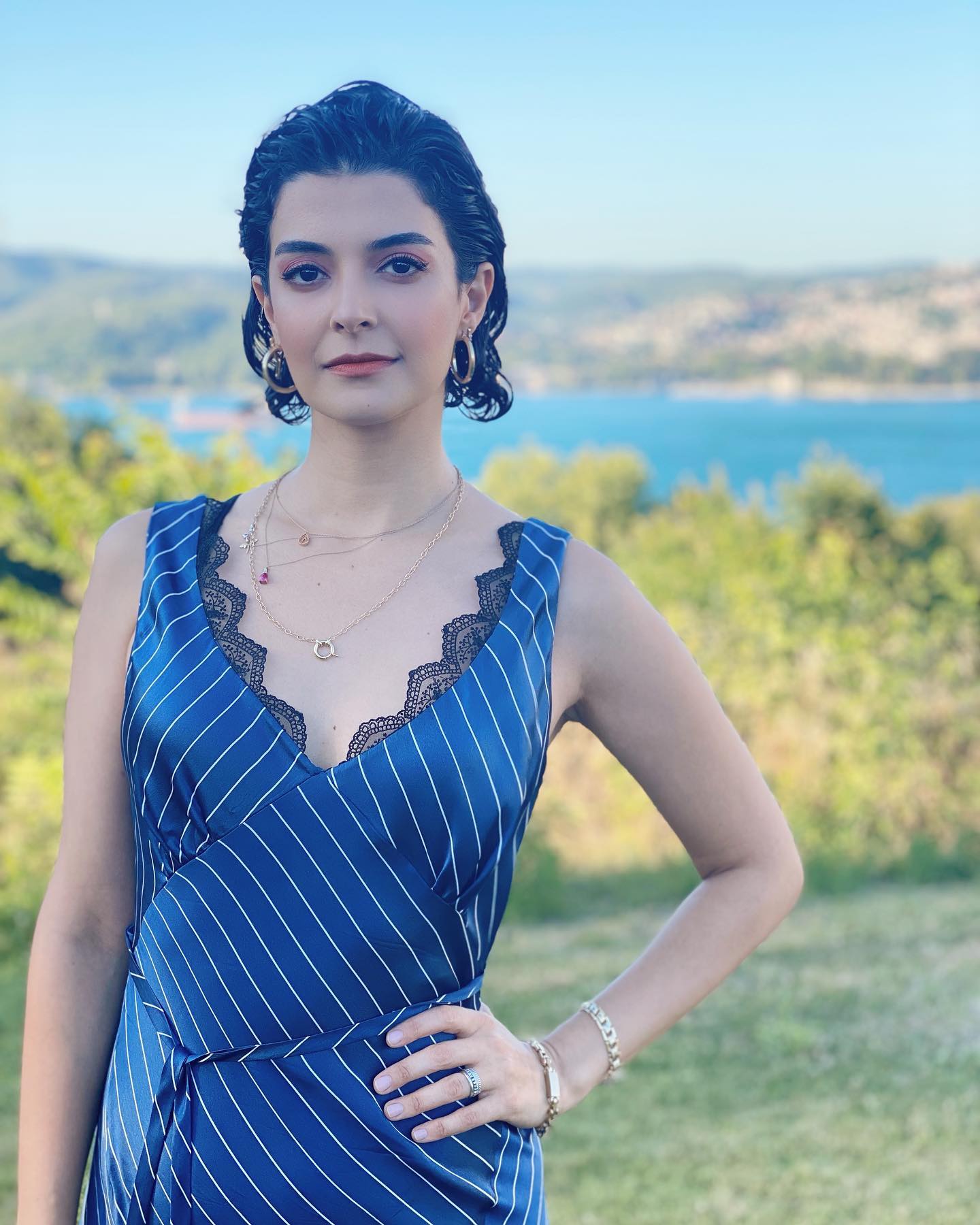 My favorite neighbor also she's a beauty | Scrolller