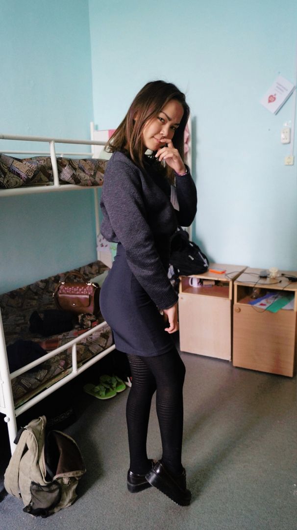 My lil sis 18 y/o | Scrolller