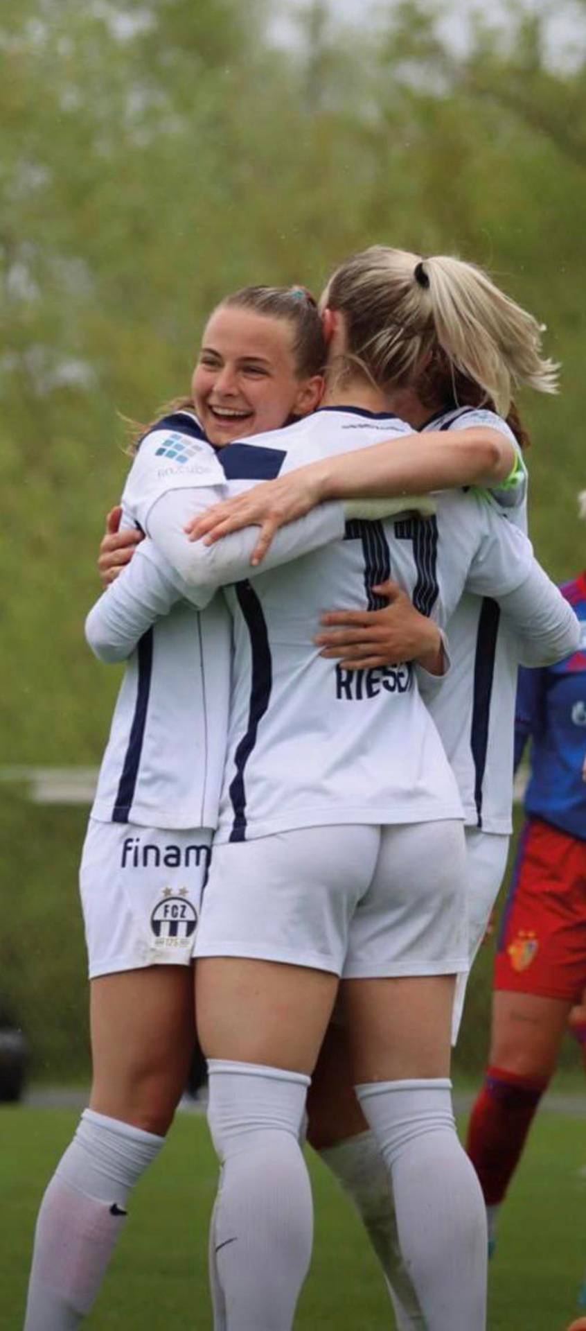 Nadine Riesen | Scrolller