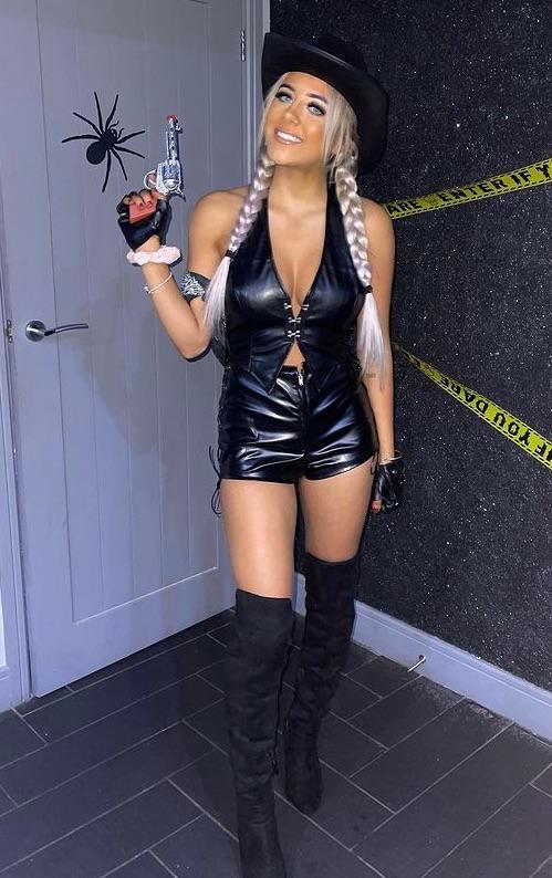 Nancy desperate for attention | Scrolller