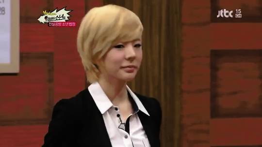 Nano_nano_ licks up her cum from her hand | Scrolller