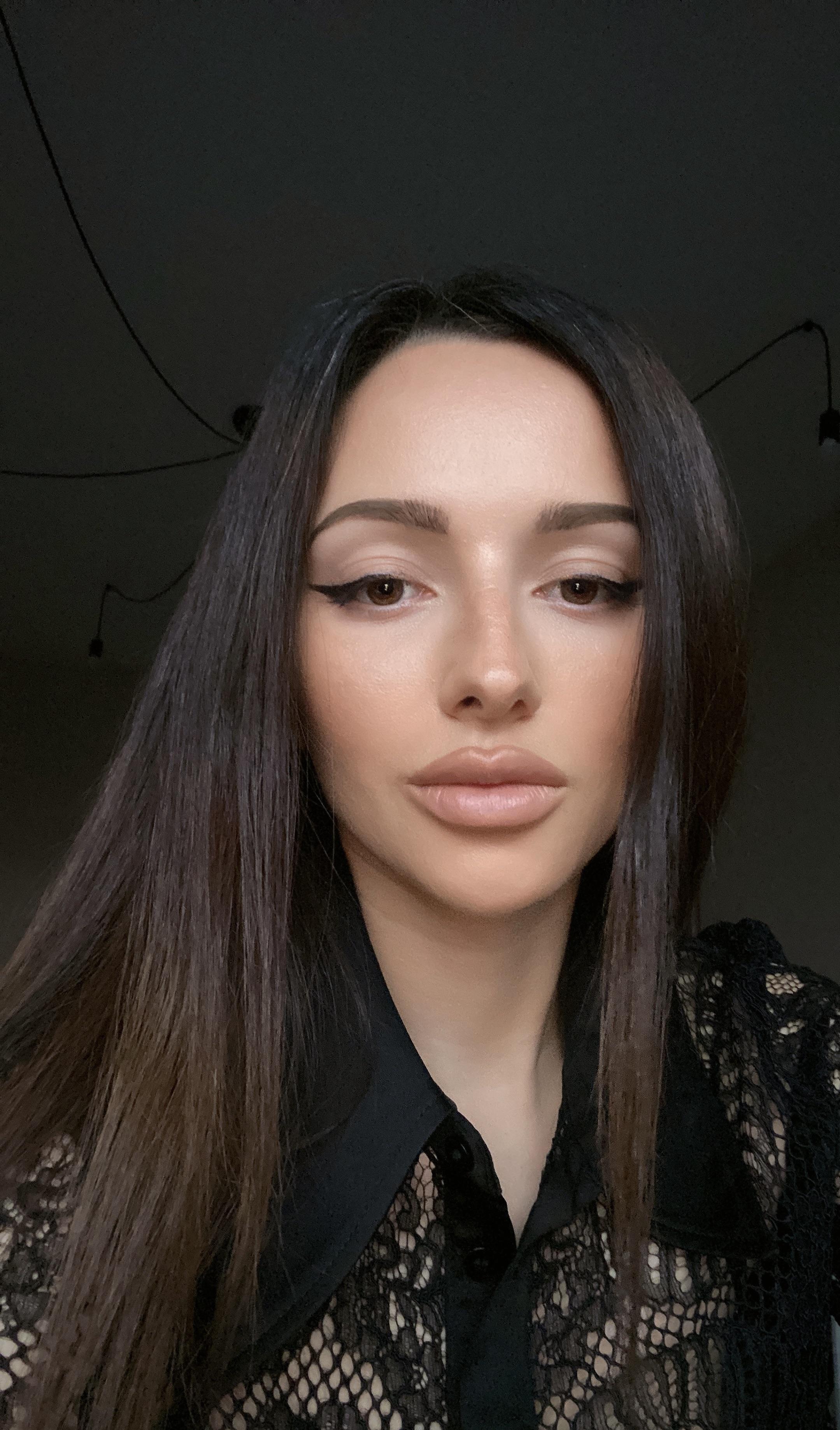 Nari Ardeni | Scrolller