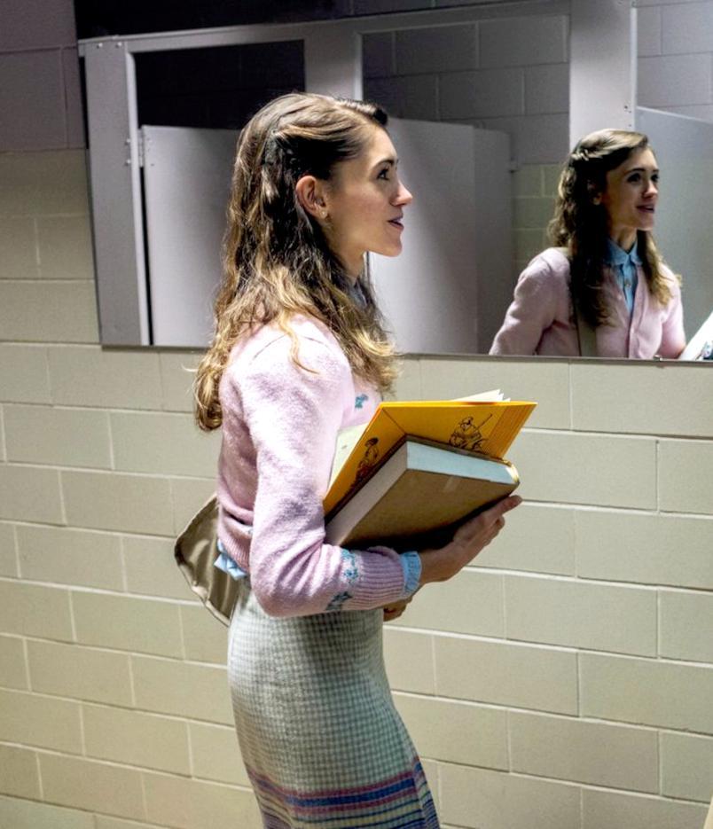 Natalia looking cute as Nancy | Scrolller