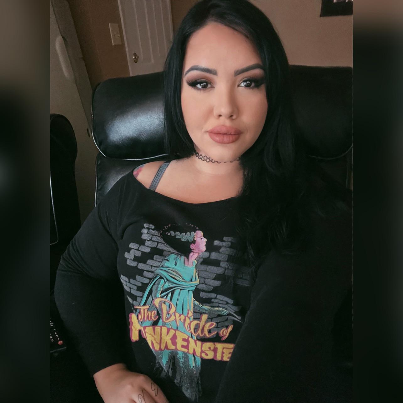 Native American, white | Scrolller