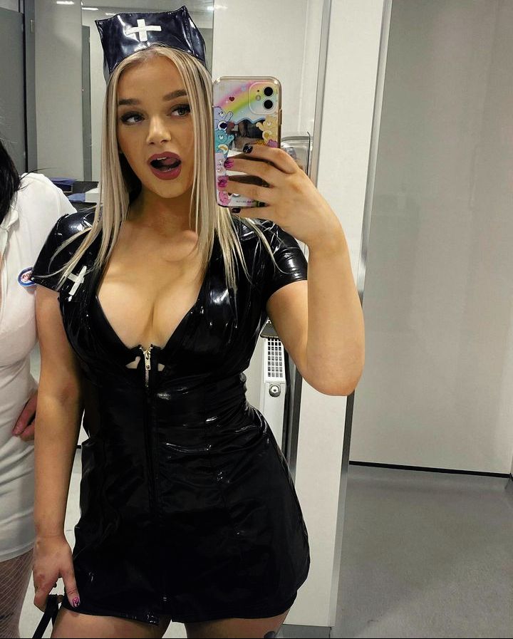 Naughty nurse Alex | Scrolller