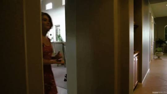 Neighbor's Daughter Nailed The Babysitter Interview | Scrolller