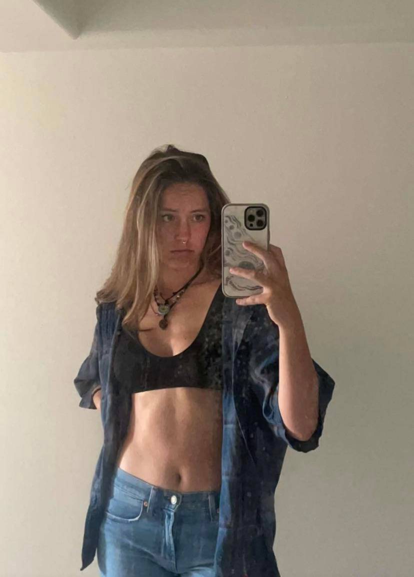 New pic on Snapchat | Scrolller