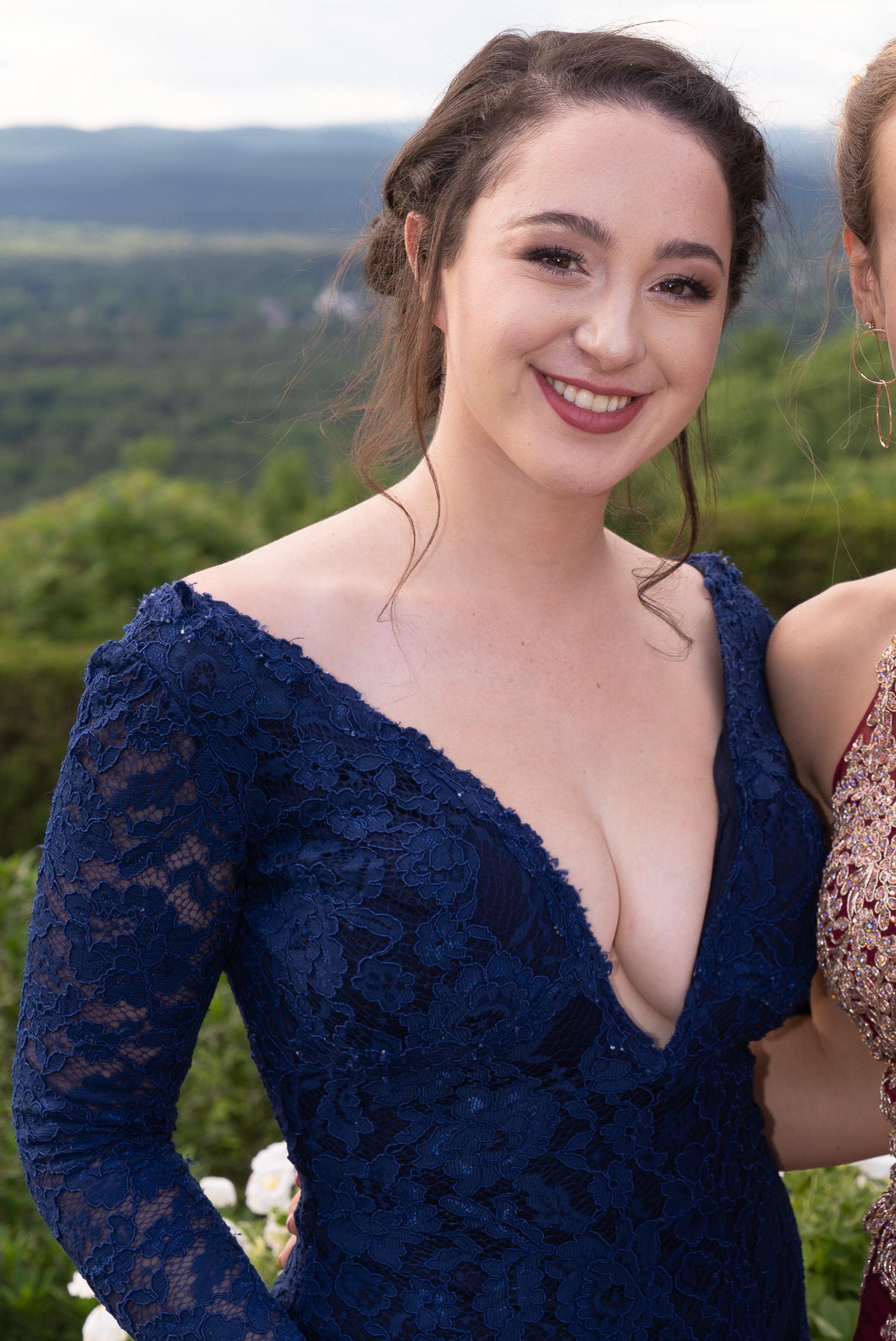 Nice Dress Scrolller