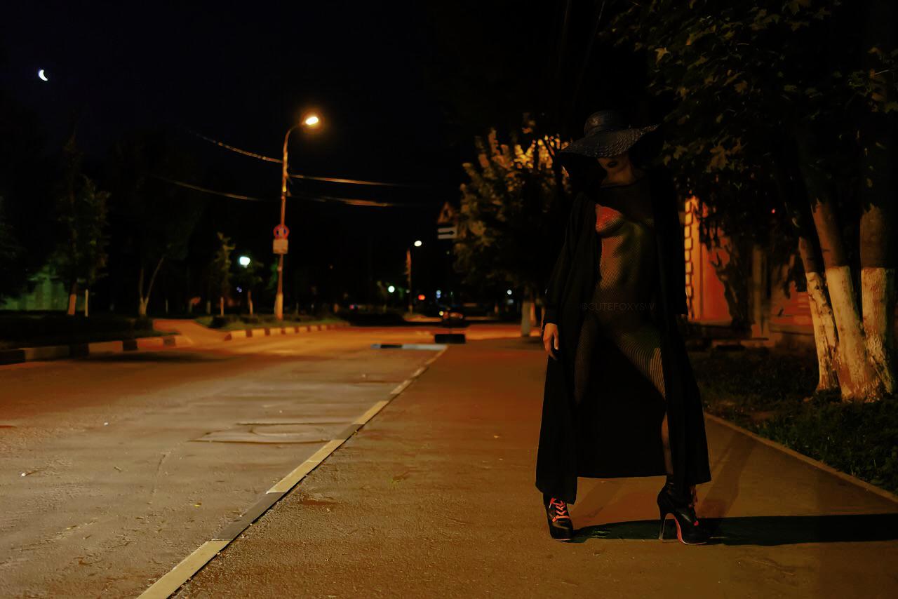night nude walk | Scrolller