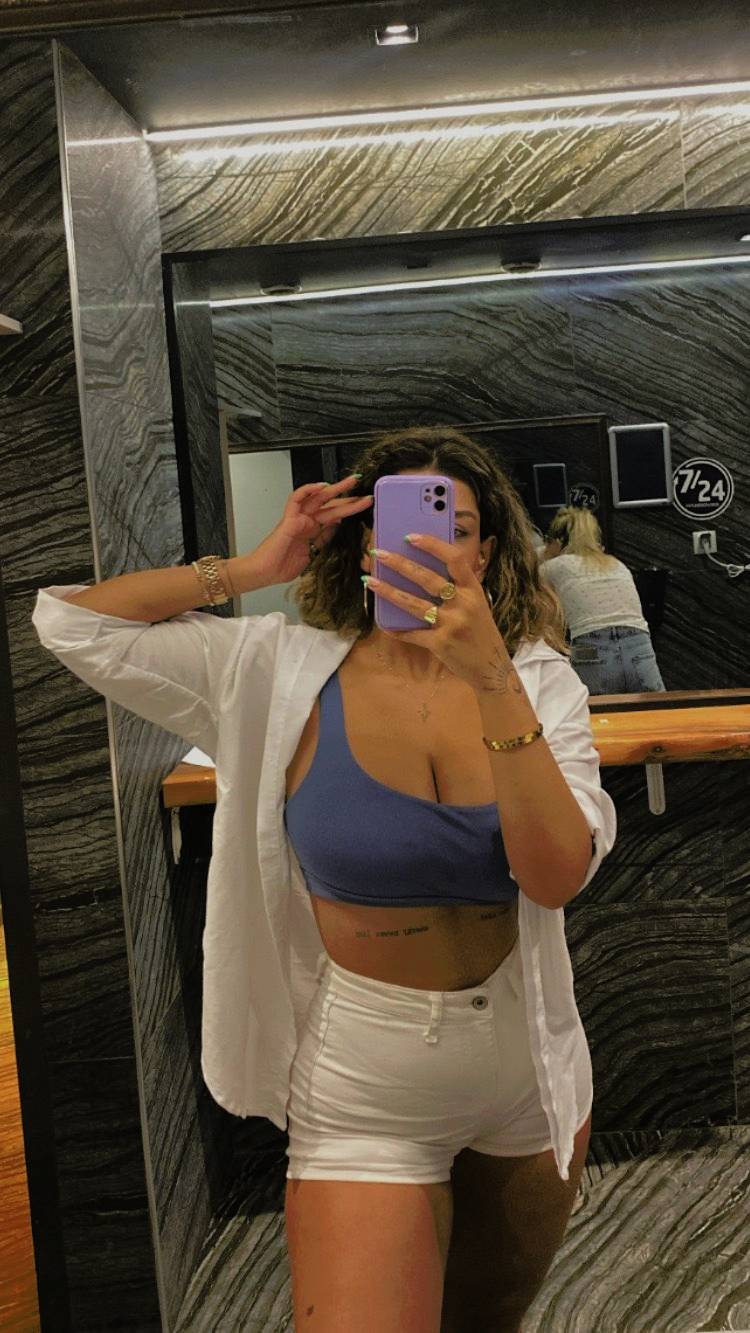 Nihal Ayık | Scrolller