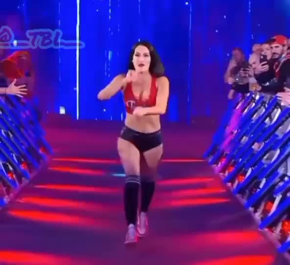 Nikki Bella | Scrolller