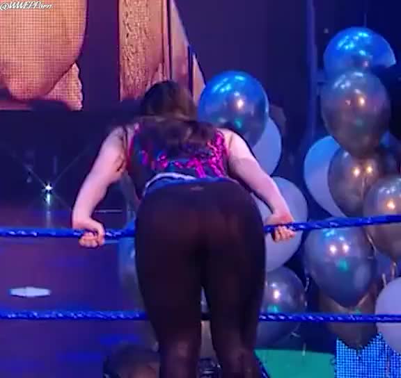 Nikki Cross | Scrolller