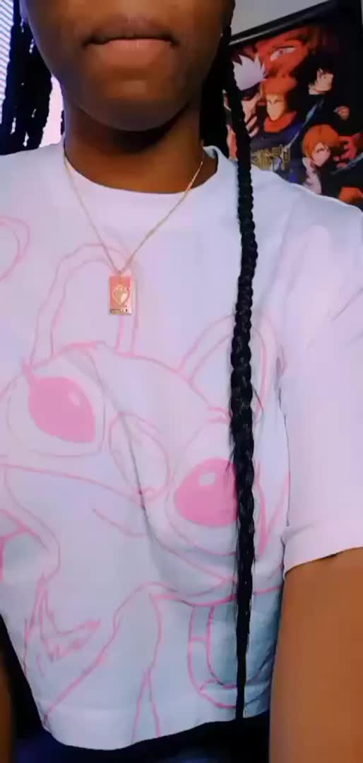 No cleaver title, just titties | Scrolller