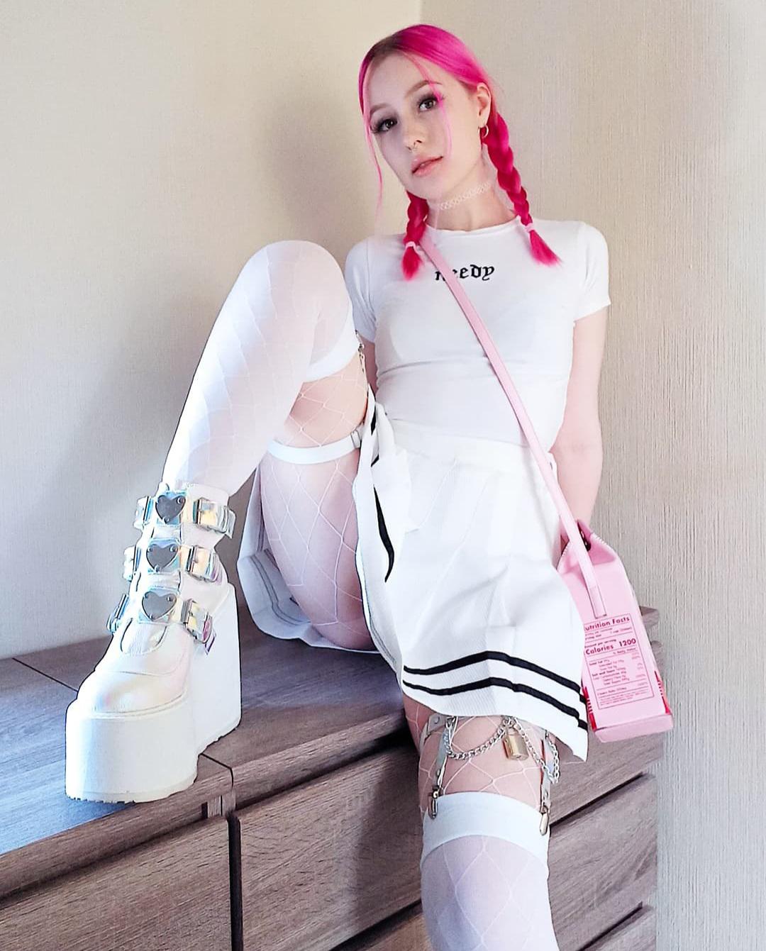 No peeking. | Scrolller