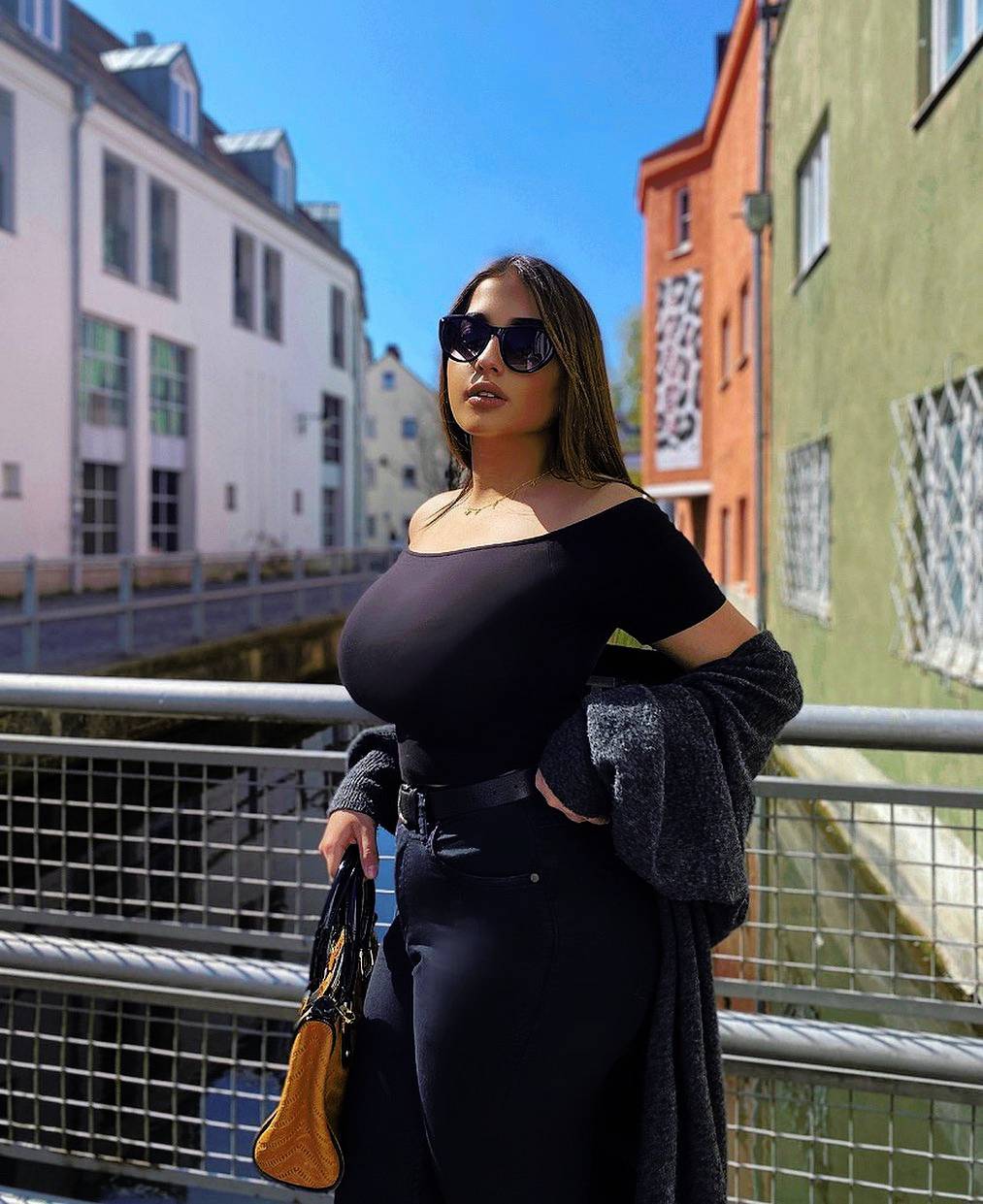 Not even a black top can hide it | Scrolller