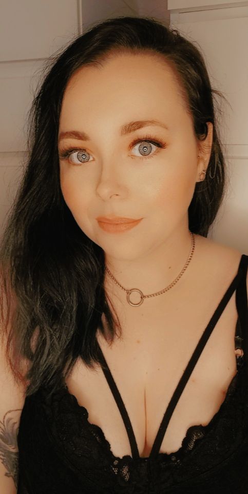 not your average average girl!! | Scrolller