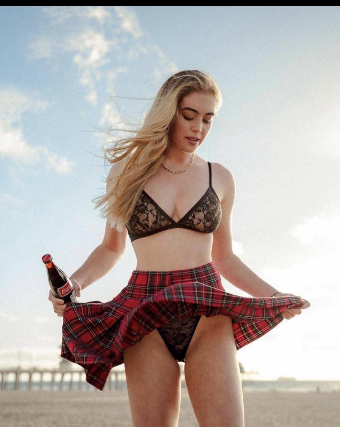 Nothing like seeing some black panties hiding under a plaid skirt | Scrolller