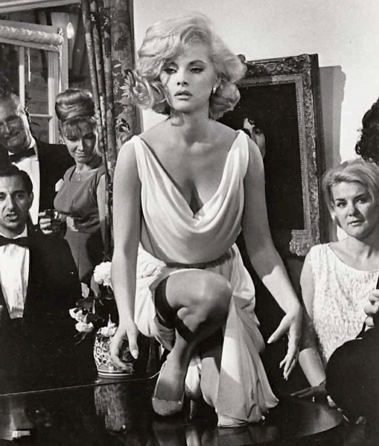 Now, stand up! | Scrolller