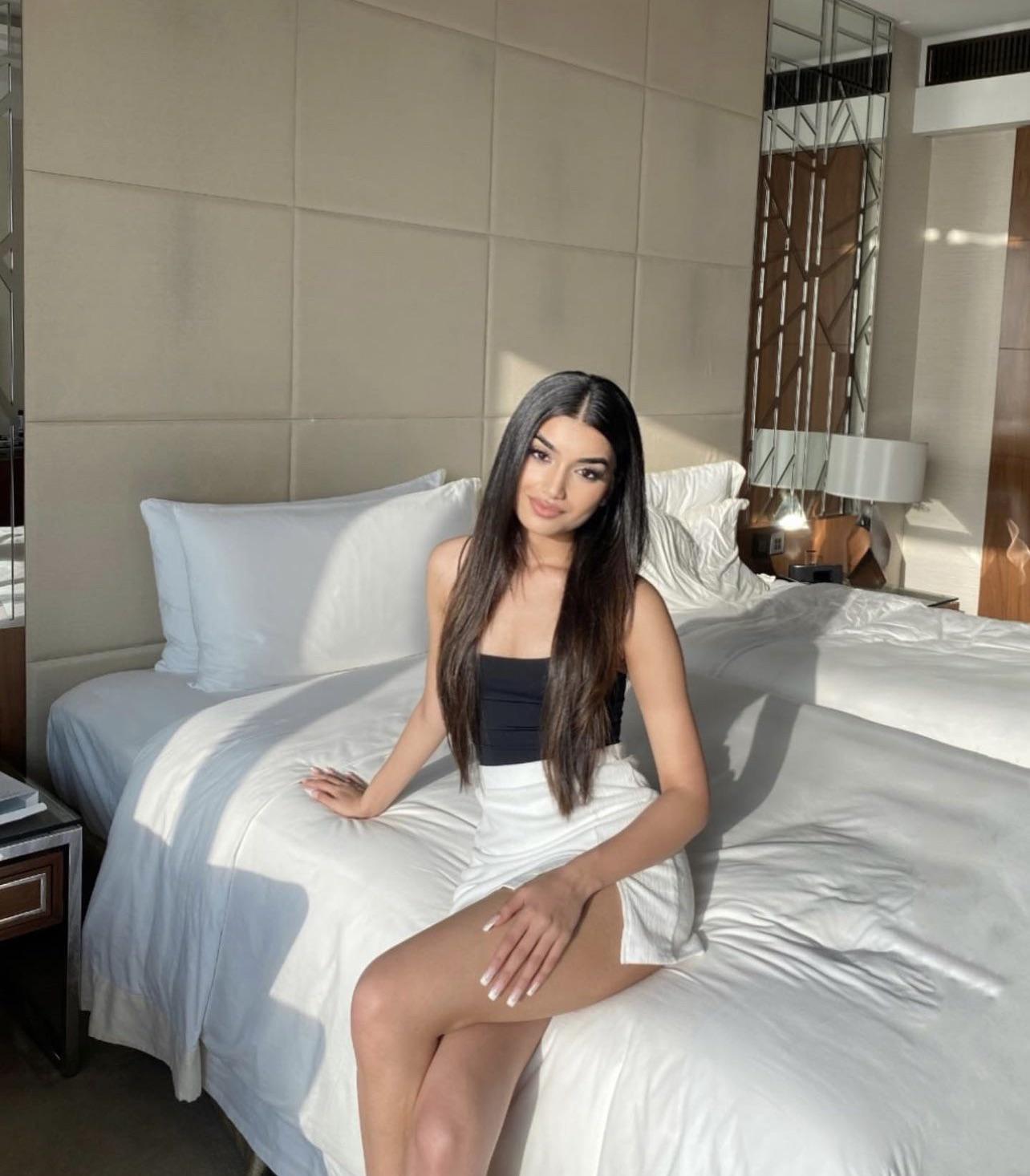 NRI Indian American beauty | Scrolller