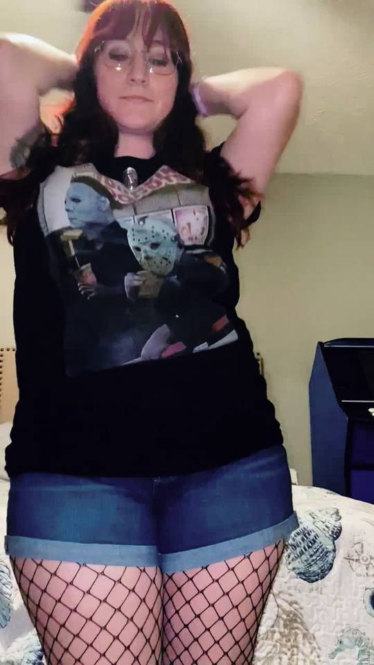 [oc] Come play. I’m 5’1” and fun sized. | Scrolller