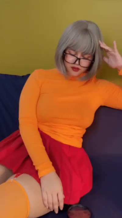 Oh Jinkies! C’mon, get a clue already. 😜 | Scrolller