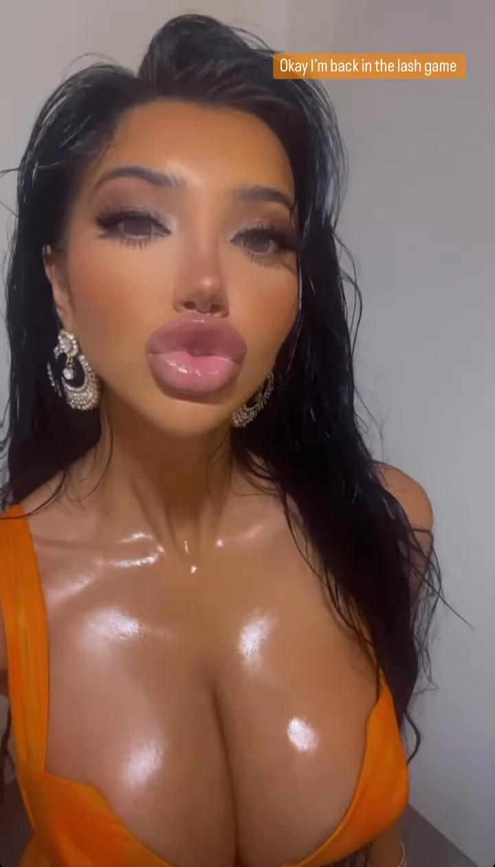 oiled up | Scrolller