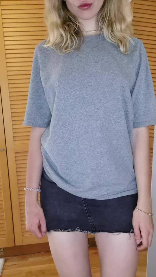 I play a little bit with my pussy here and I have to admit that I really enjoyed to film it 🙈🙈 ...