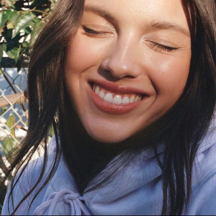 Olivia Rodrigo (irtr) | Scrolller