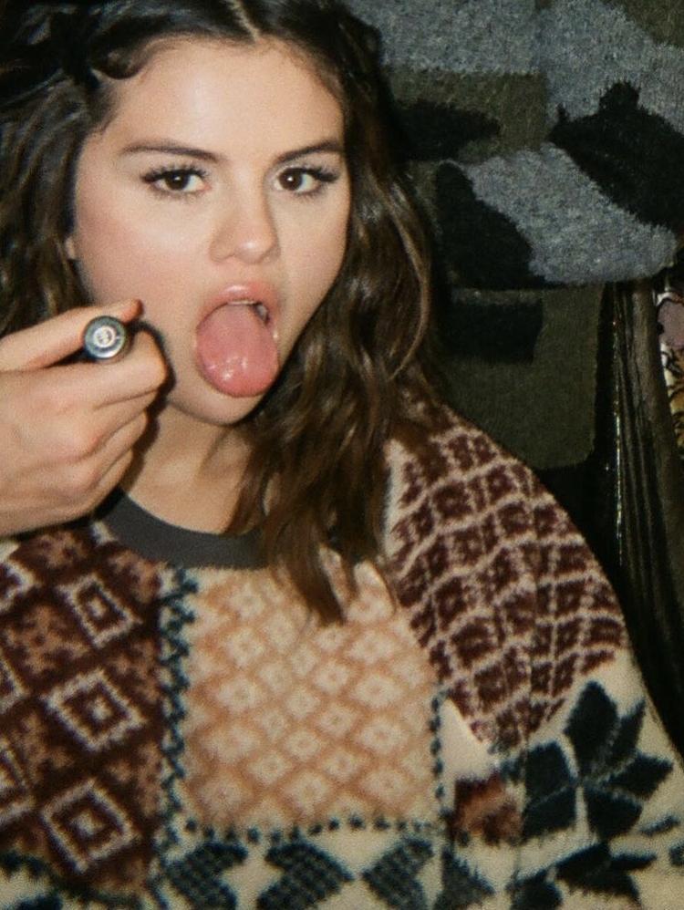 Open wide | Scrolller