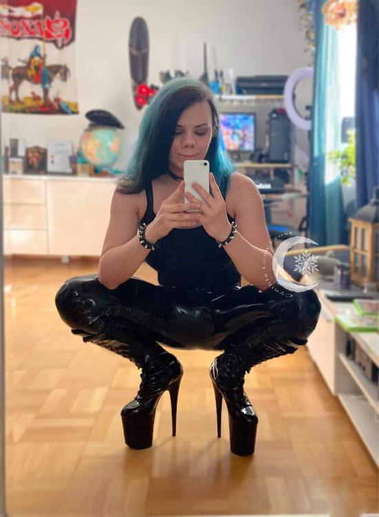 Open wide! (OC) | Scrolller