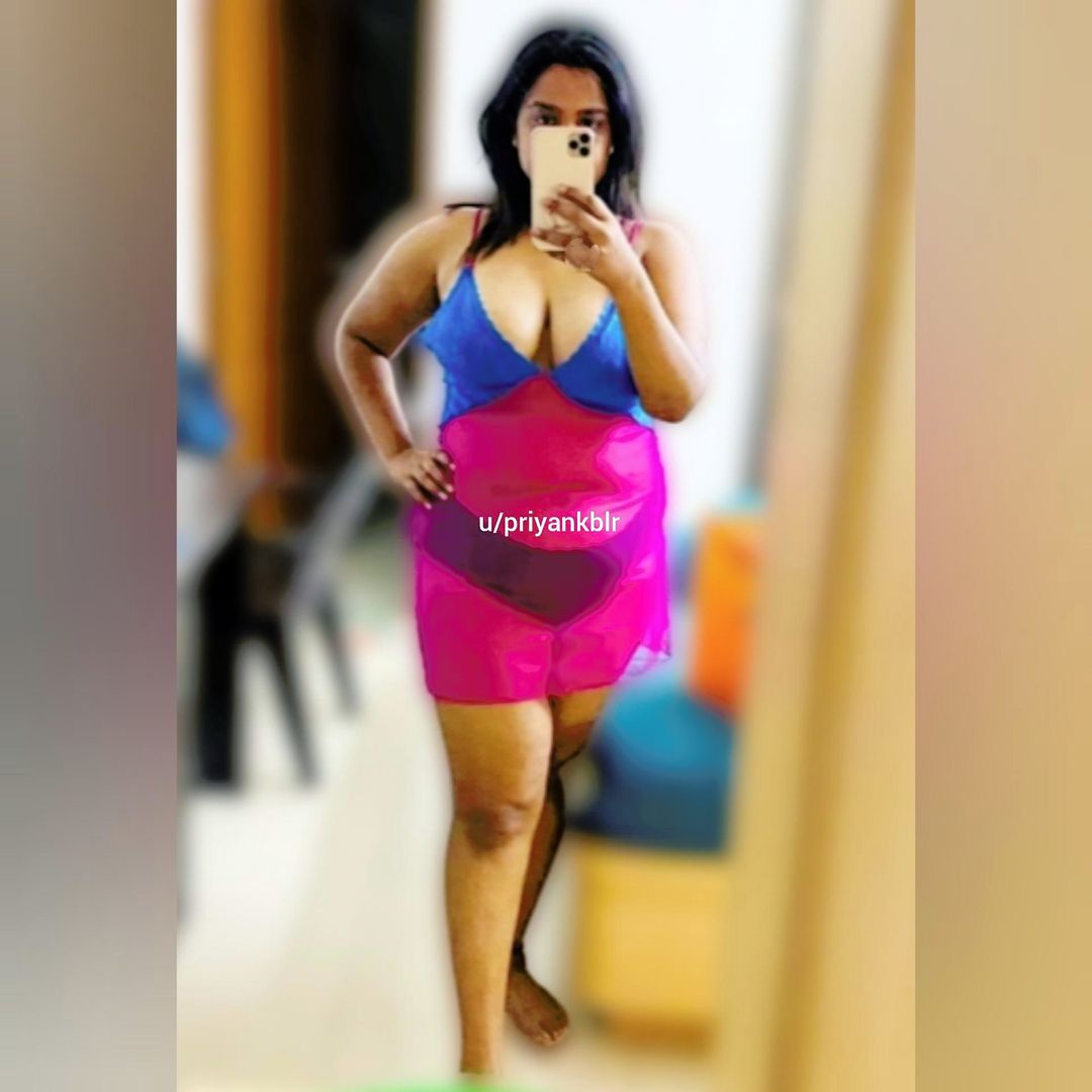 (OPic)A perfect slutwife is devoted to one & lover to many😈Wanna eat me out guys & bulls?💋I m a ...