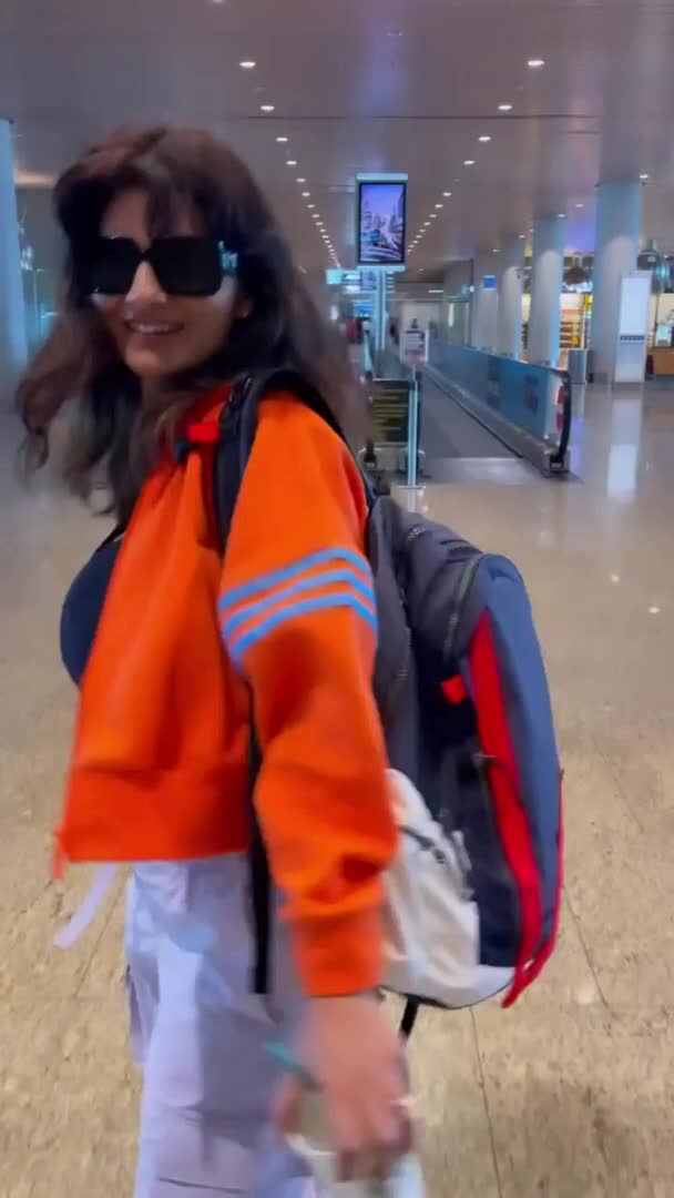 Orange and black, great color combo. Oh, and boobies... | Scrolller