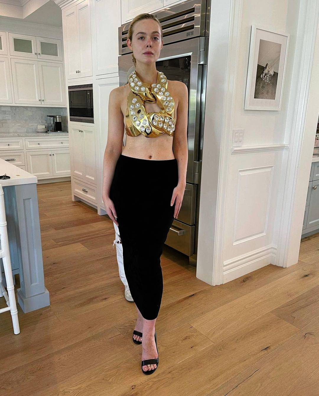 Outfit fitting | Scrolller