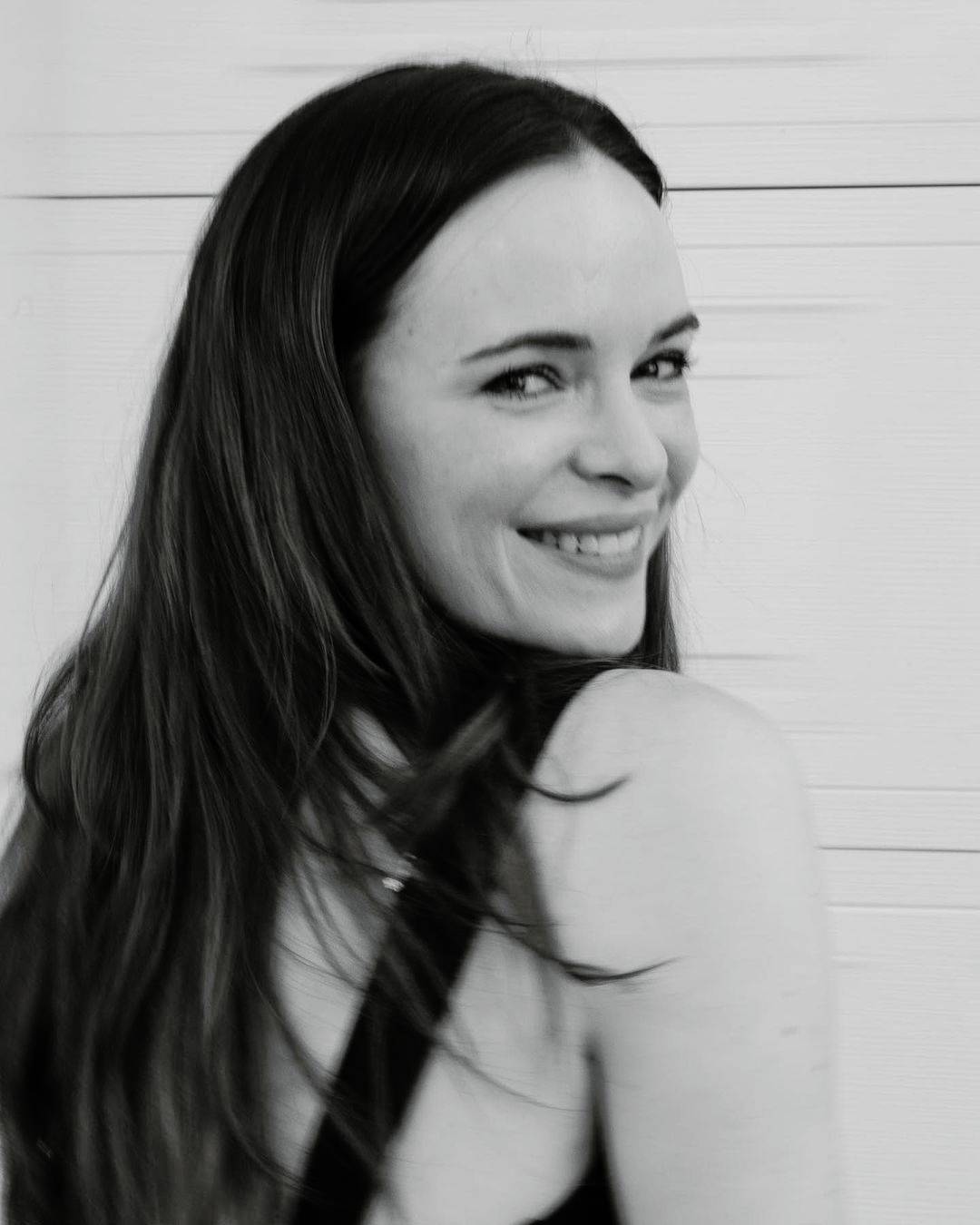 Over The Shoulder | Scrolller