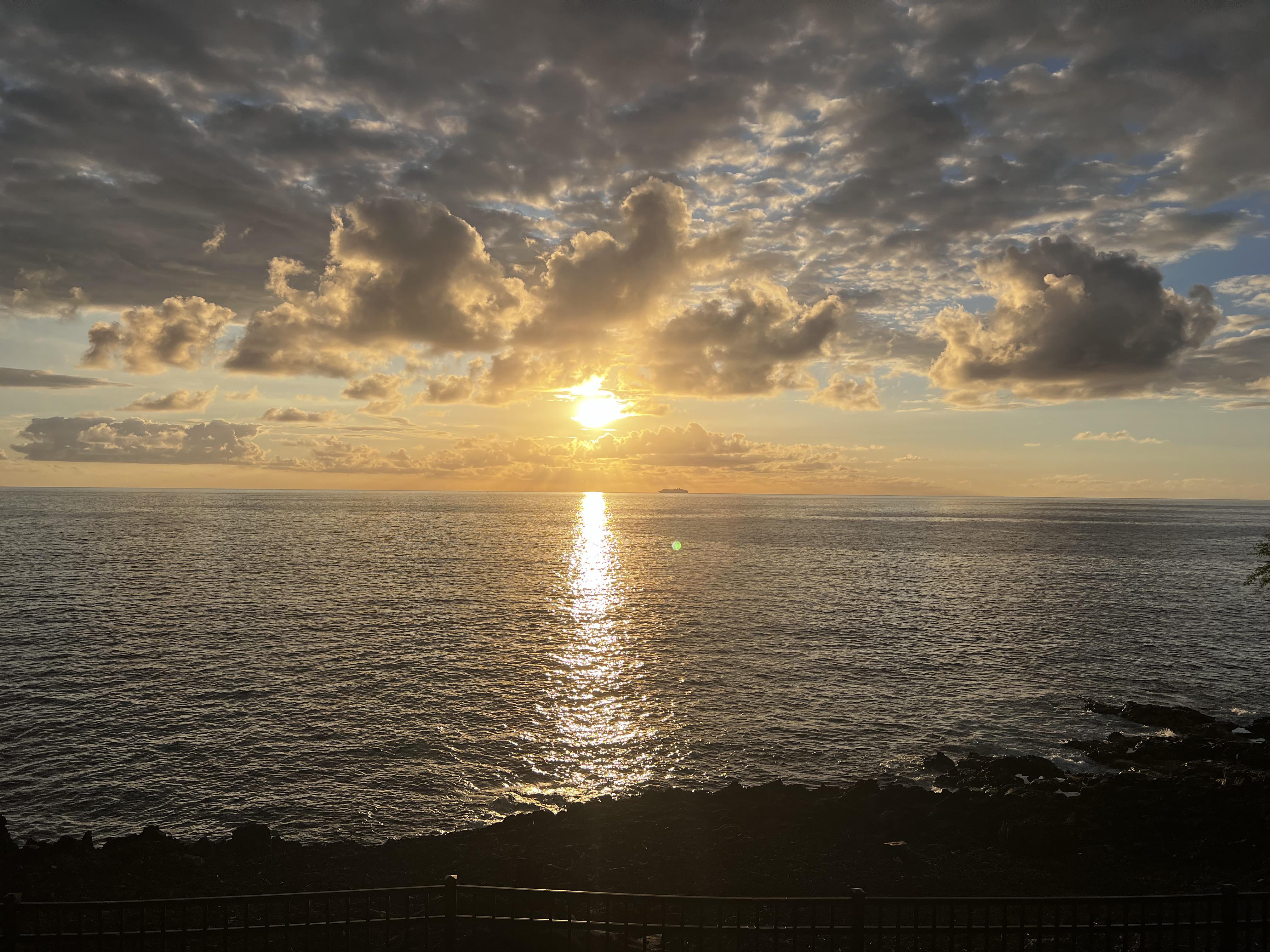 Pacific Sunset | Scrolller